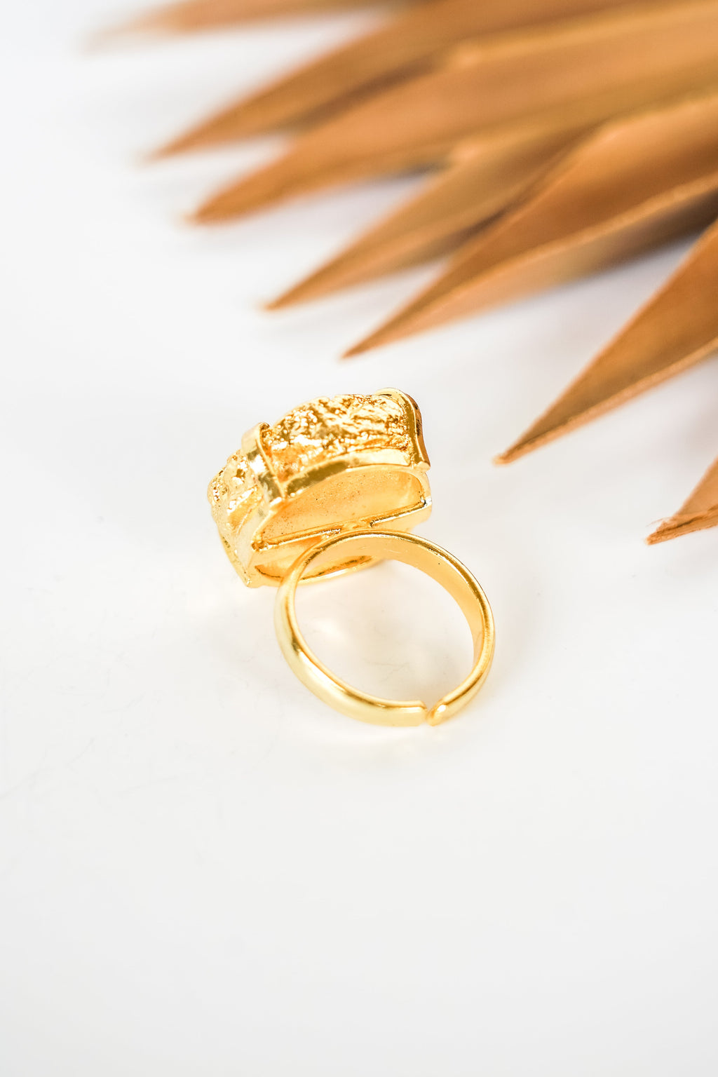 Dasha Solar Quartz Ring – Coco Rose